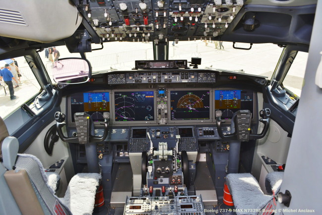 Cockpit Boeing 737-9 Max N7379E Boeing © Michel Anciaux – Aviation Rainbows