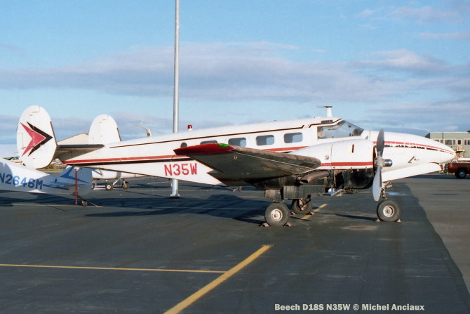 035 Beech D18S N35W © Michel Anciaux – Aviation Rainbows
